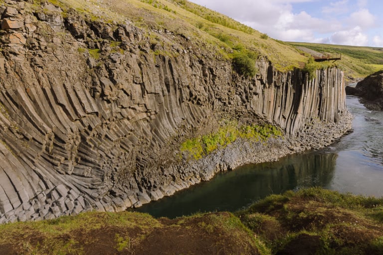 How To Visit Stuðlagil Canyon (+ Hike Details, Map & Viewpoints)